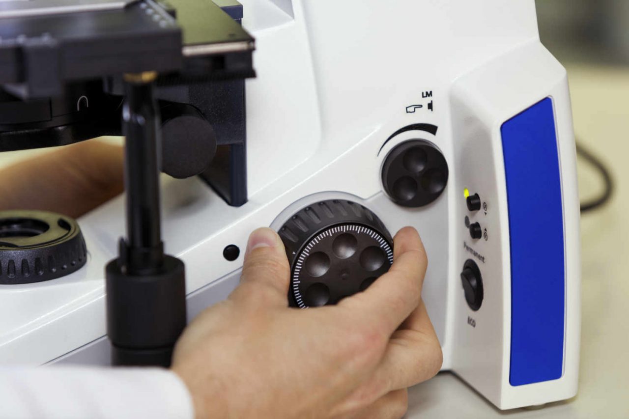 ZEISS "Axiolab 5" - Durchlichtmikroskop für die Routine